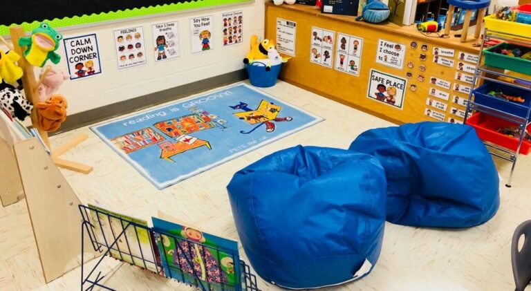 Using a Calm Down Corner in the Kindergarten Classroom - Kreative in Kinder
